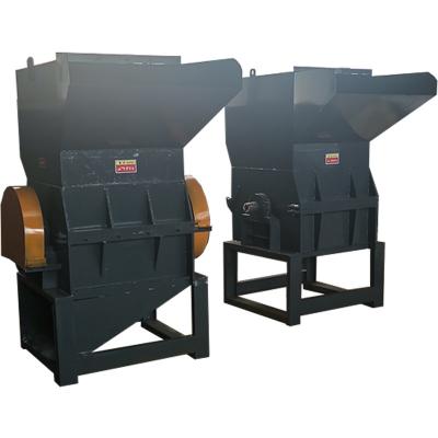 China Industrial Plastic Crusher 700kg Film Recycling Machine PET Bottle Can Crusher 5.5kw for sale