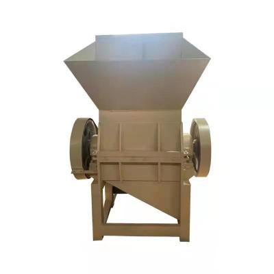 China Industrial Plastic Crusher Shredder 5.5-75kw 300-8000kg/h for PET Bottles Toys for sale