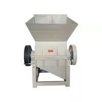 China Tangential Feed Plastic Crusher Pet Bottle Shredder Grinder 5.5-75kw 300-8000kg/h for sale