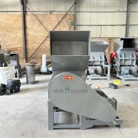 China Industrial Plastic Crusher 5.5-75kw 300-8000kg/h Output for Pipes Bottles Films for sale