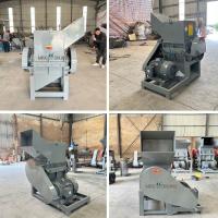 China Industrial Plastic Crusher 5.5-75kw 300-8000kg/h Output for Pipes Bottles Films for sale