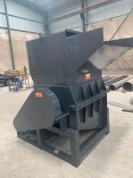 China Industrial Plastic Crusher Machine 9 Rotating Blades 300-5000kg/h Output for Waste Recycling Grinding for sale