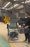 China Industrial Plastic Crusher Machine 9 Rotating Blades 300-5000kg/h Output for Waste Recycling Grinding for sale
