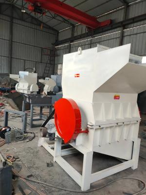 China Industrial Plastic Bottle Crusher Machine 400kg Weight for Waste PET Bottle Crushing for sale