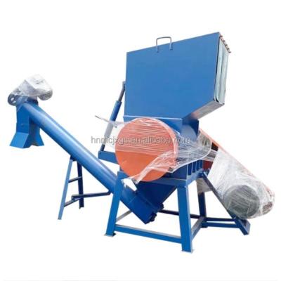 China 50HP Plastic Bottle Crusher Machine with Customized Request and Rotating Blades for sale