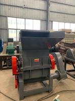 China Low Noise Plastic Crusher 15kw 500-800kg/h Waste Bottle Shredder for PET HDPE for sale