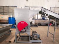 China PET Plastic Bottle Crushing Washing Recycling Line 300-2000kg/h Label Removal for sale