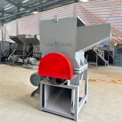 China Plastic PE PVC Crusher Recycling Machine Output 300-5000 kg/h 8-16mm for sale