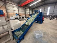 China PET Plastic Recycling Washing Line 300-2000kg/h Crushing Machine for Bottles Films for sale