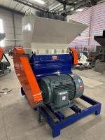 China Industrial Plastic Crusher 5.5-75kw for Tire Rubber Metal Scraps Recycling 300-8000kg/h for sale