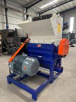 China Industrial Plastic Crusher 5.5-75kw for Tire Rubber Metal Scraps Recycling 300-8000kg/h for sale
