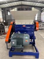 China Solid Knife Roller PP Plastic Block Crusher 300-500 kg/h for Eco-Friendly Recycling for sale