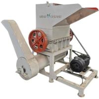 China Plastic Basket Automatic Recycling Crusher 300-500 kg/h Output 5.5 kW Power for sale