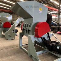China Industrial Plastic Crusher 9 Rotating Blades 300-5000kg/h Output for Crushing Iron Materials for sale