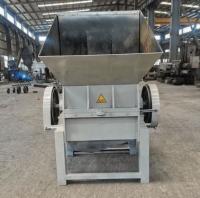 China Industrial Plastic Crusher 9 Rotating Blades 300-5000kg/h Output for Crushing Iron Materials for sale