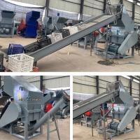 China Plastic Basket Oil Jug Crusher Flat Knife Crusher with Conveyor 5.5-75kw 300-8000kg/h for sale