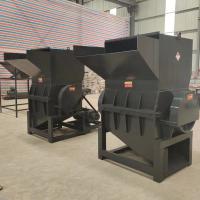 China Plastic Basket Oil Jug Crusher Flat Knife Crusher with Conveyor 5.5-75kw 300-8000kg/h for sale