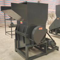 China Plastic Basket Oil Jug Crusher Flat Knife Crusher with Conveyor 5.5-75kw 300-8000kg/h for sale