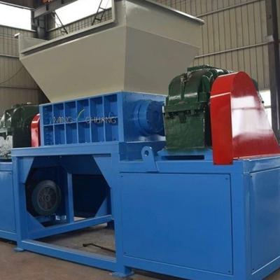 China Rubber Tire Shredder Production Line 50-200mm Output SKD-11 Blades for sale