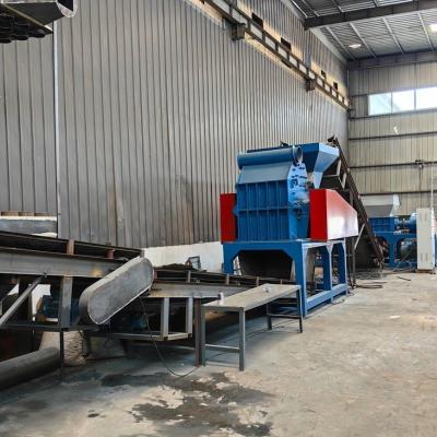 China Diesel Mobile Metal Crusher 3000x2000x1900mm Hammer Mill for Scrap Metal Recycling 1.5-3 tph for sale