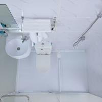 China Floor Standing Integrated Bathroom With White Finish And Dual Flush System for sale