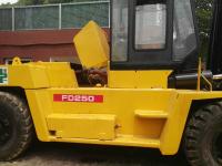 China Japanese Heavy Used Diesel Forklift Truck 25 Ton Komatsu FD250 With Side Shifter for sale