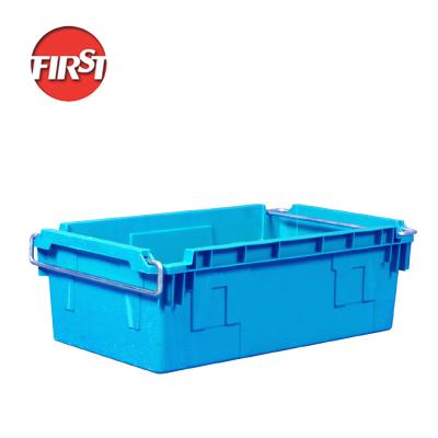 China Stackable Hard Plastic Crates with Metal Handles 720*425*235mm External Size Customized for sale