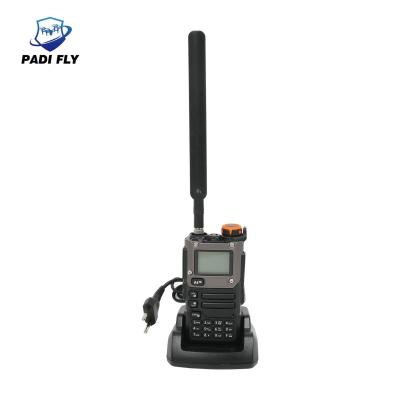 China 1.2km Portable Drone Detector with 300MHz-6GHz Frequency Coverage and 3000mA/H Battery Capacity Detects 10 Drones Simultaneously for sale