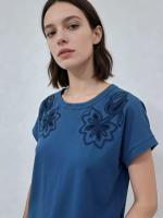 China Relaxed Fit Short Sleeve Tee with Dark Floral Embroidery on Shoulders in Navy Blue for sale