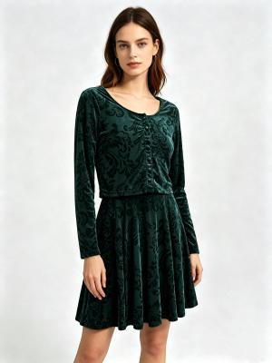 China Emerald Green Velvet Top with Damask Print and Long Sleeve for Elegant Outfits for sale