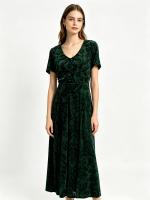 China Luxury Dark Green Velvet Midi Dress with V-Neck High-Waist and Embossed Damask Pattern for sale