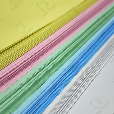 China Eco-Friendly Carbonless Paper 50GSM GREEN WHITE CB CF For Legal Documents And Contracts for sale
