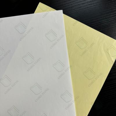 China Self-Adhesive Sticker Paper for Thermal Labels and Juice Labels with Glassine and Release Paper for sale