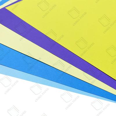 China Bright And Pastel 70GSM Construction Paper Light Yellow / Green Perfect For Kids' Learning And Creative Play for sale