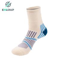 China Green Winter Thermal Merino Wool Socks Moisture Wicking Hiking Socks for sale