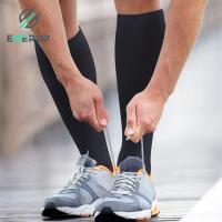 China Black Nylon 15-20Mmhg Knee High Compression Socks For Running for sale