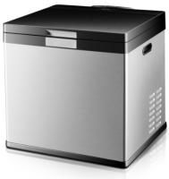 China Black And Grey DC Car Refrigerator Cooler For Cooling Drinks / Food And Fruits for sale