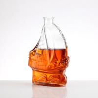 China 750ml Liquor Glass Bottles with Customize Sealing Type and Aluminum Plastic PP Collar for sale