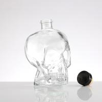 China 500ml Skull Bottle with Stopper Add a Touch of Sophistication to Your Liquor Cabinet for sale