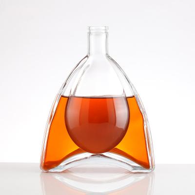 China Glass Vodka Liquor Whisky Bottle with Base Material Glass 750ml Capacity for sale