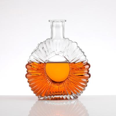 China Hot Stamping Luxury Glass Whisky Bottle with Aluminum Plastic PP Collar Material for sale