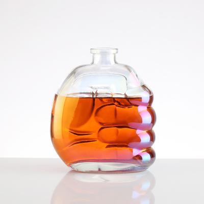 China Custom Make Mini Size 50ml 100ml Round and Square Glass Liquor Bottle with Screw Cap for sale