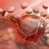 China Stand Out in the Market with Manufacture Pricefancy Glass Bottles and Whisky Bottle for sale