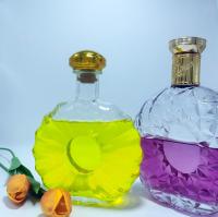 China Custom Design Bulk Empty 750ml Nordic Clear Embossed Vodka Bottle for Light Display for sale