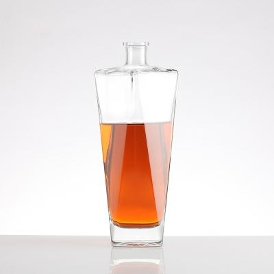 China 300ml-1000ml Glass Bottle with Crystal White Material and Aluminum Plastic PP Collar for sale
