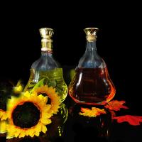 China Customize Sealing Type 500ml 700ml 750ml Whiskey Glass Vodka Bottle Empty Spirit Glass Bottle for sale