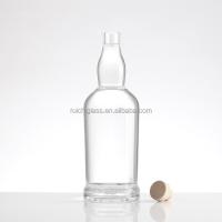 China Hot Stamping Surface Handling 750ml Square Glass Bottle for Liquor and Spirits for sale