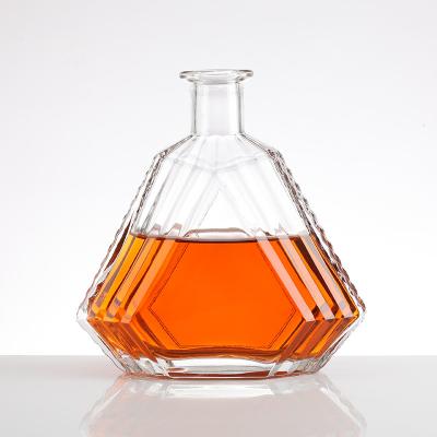 China 500ml Style Super Flint Glass Bottle for Liquor Whisky Spirits Vodka Gin Rum Brandy for sale
