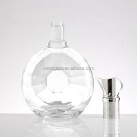 China Flint Glass Liquor Wine Vodka Tequila Bottle with Sealed Cork Lid 750ml for sale