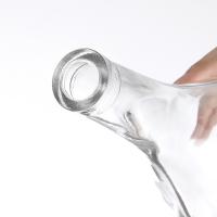 China Whiskey Bottle Cork 500ml 750ml 1000ml Made of Super Flint Glass for Customization for sale